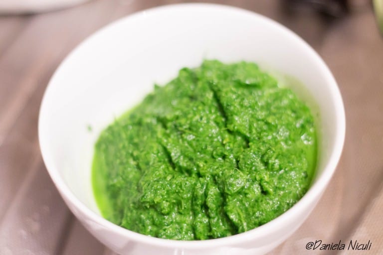 Sos de spanac cu ghimbir si iaurt grecesc - danielaniculi.ro