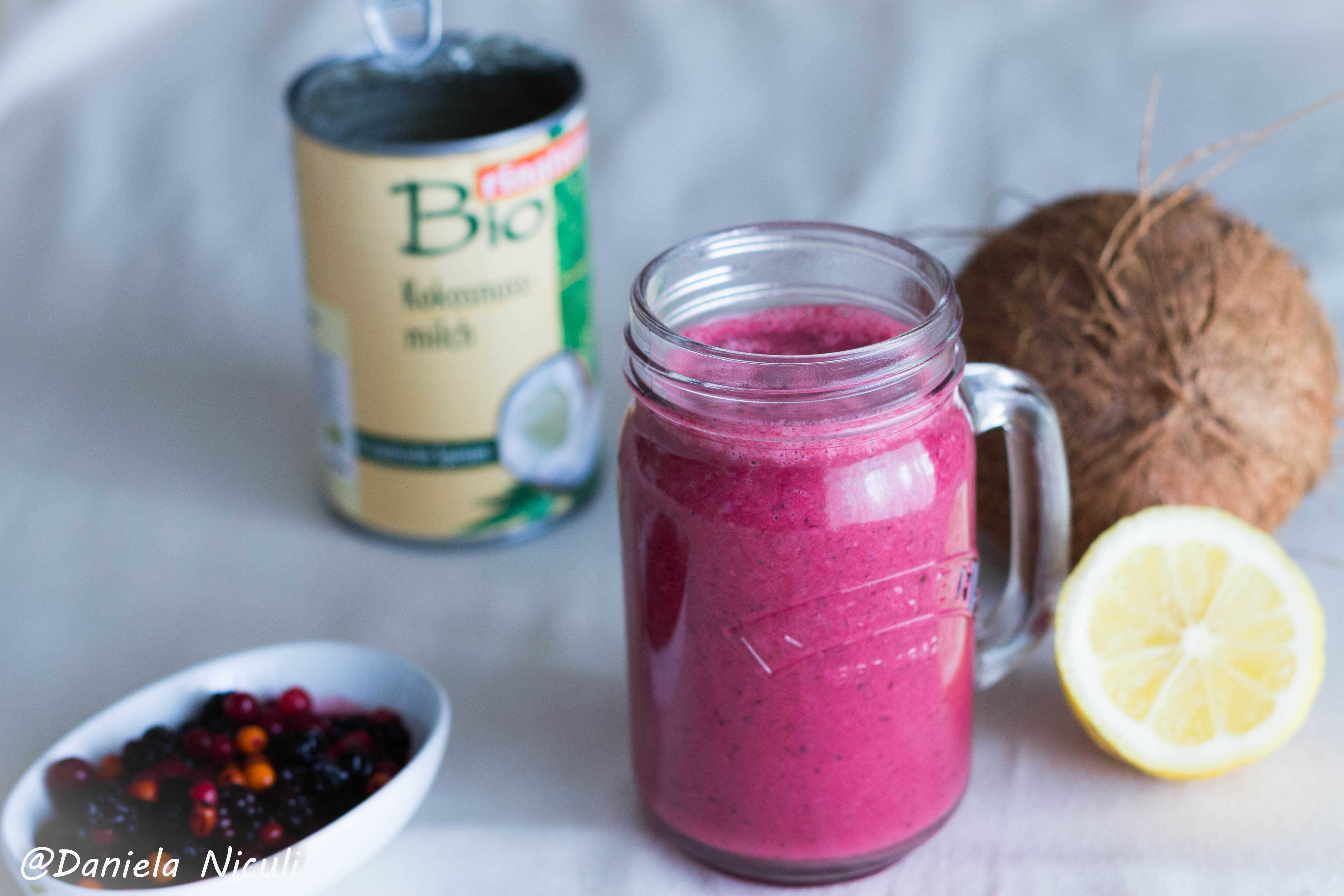 Ingrediente ce nu ar trebui sa lipseasca dintr-un smoothie ...