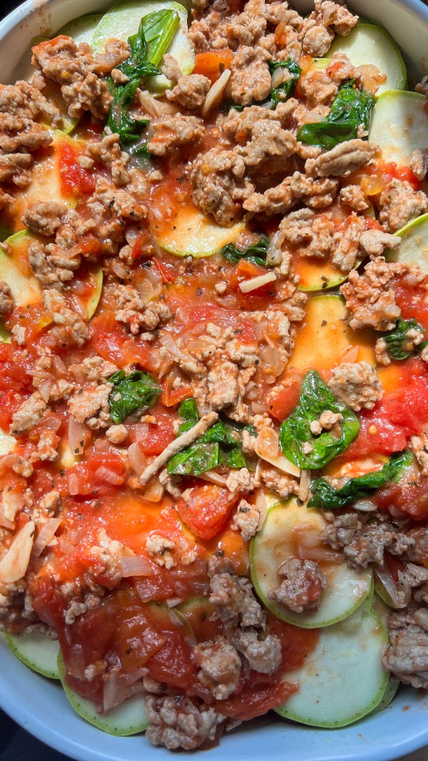 MUSACA CU DOVLECEI SI CARNE DE CURCAN - danielaniculi.ro