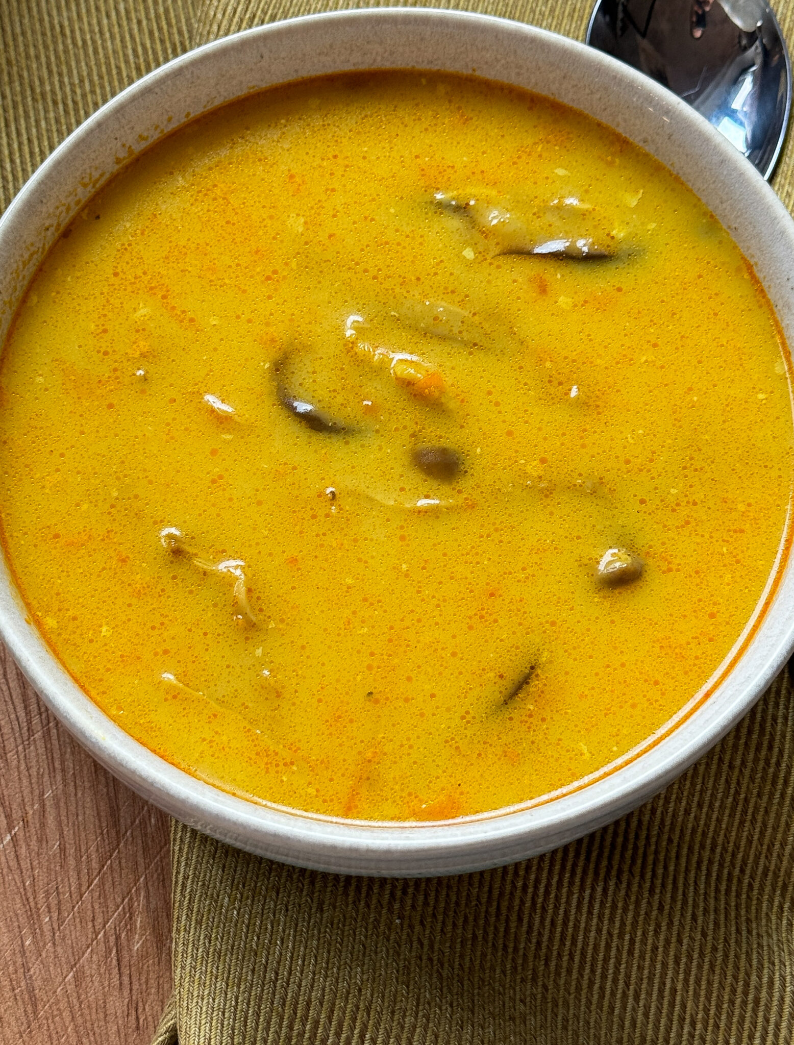 CIORBĂ DIN MIX DE CIUPERCI (DE POST)/ CIORBĂ FALSĂ DE BURTĂ ...